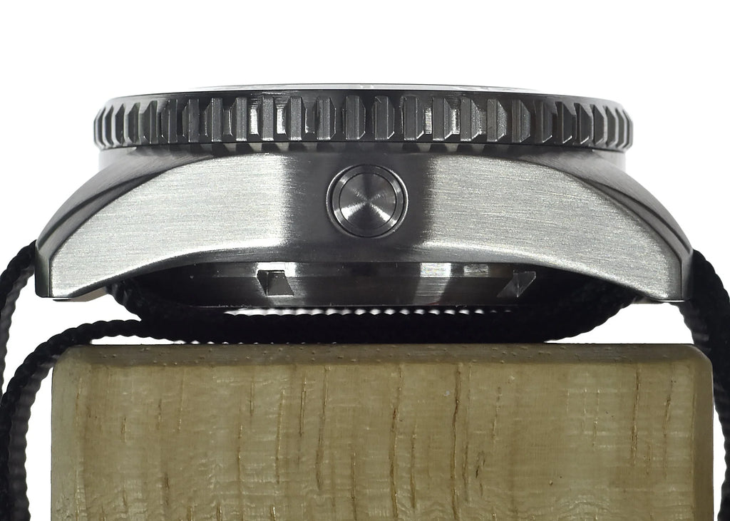 MWC "Depthmaster" 100atm / 3,280ft / 1000m Water Resistant Military Di ...